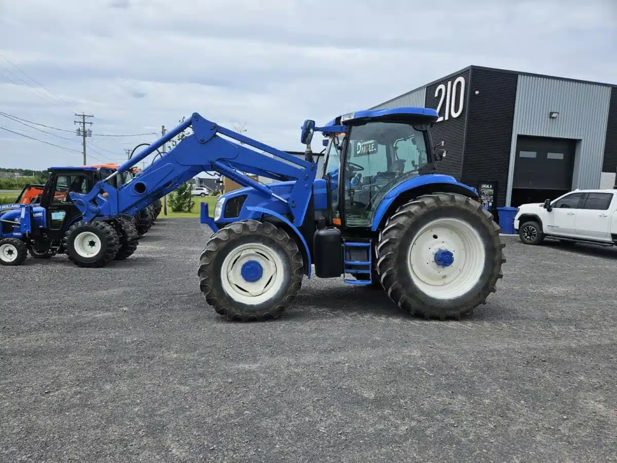 Used 2006 New Holland TS135A Tractor | AgDealer