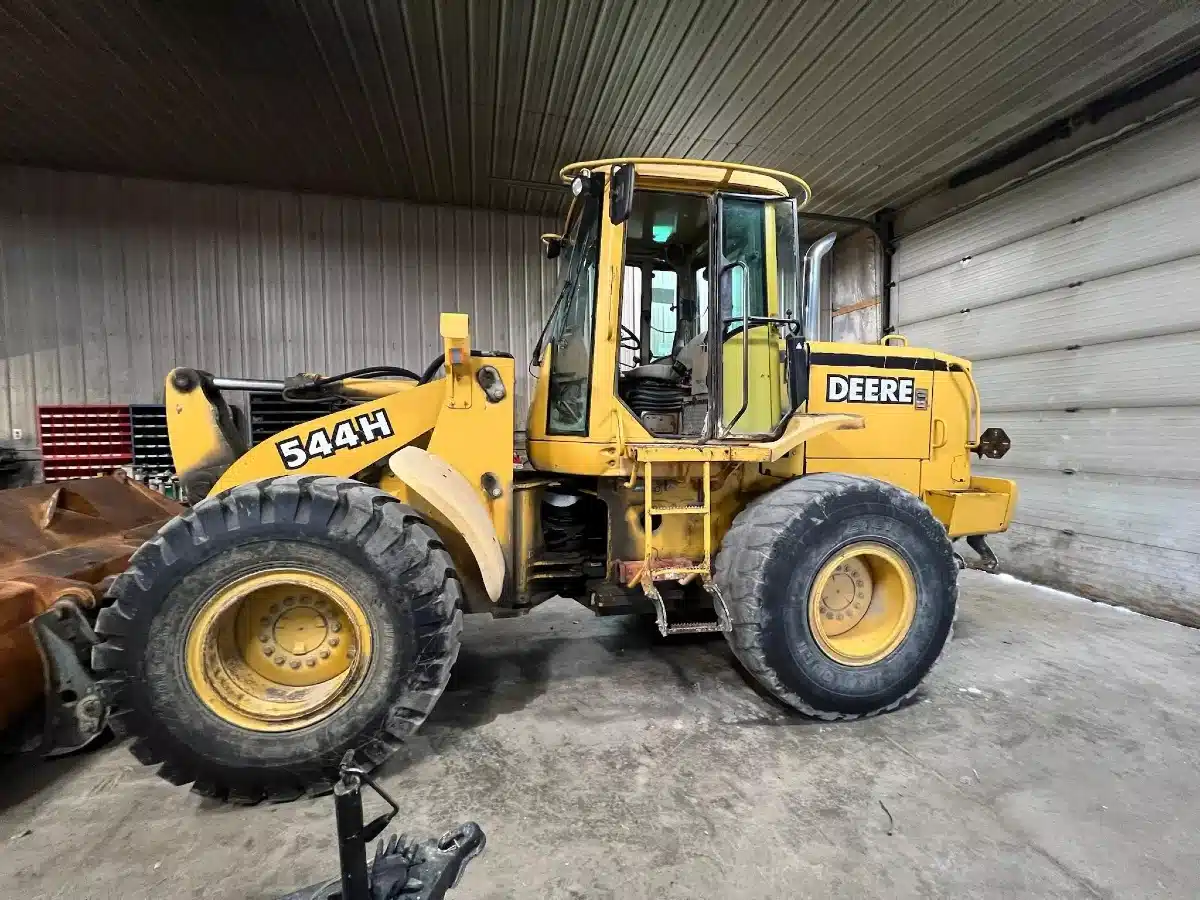 Used 2001 John Deere 544H Wheel Loader | AgDealer