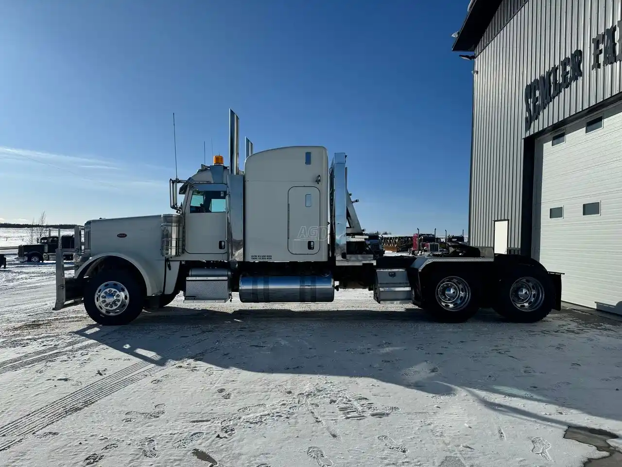 Used 2014 Peterbilt 388 Semi-Truck | AgDealer