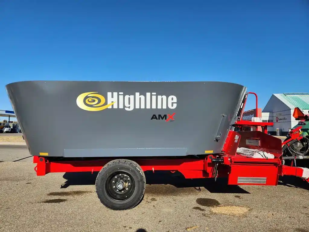 New 2025 Highline AMX690T Towed TMR Feed Mixer Flat Cement Mixer
