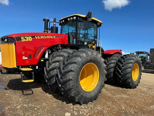 Usagé 2025 Versatile 530 Tracteur