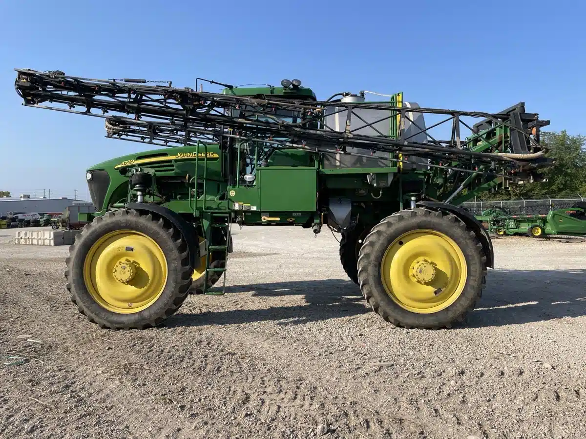 Used 2005 John Deere 4720 Sprayer - Self Propelled | AgDealer