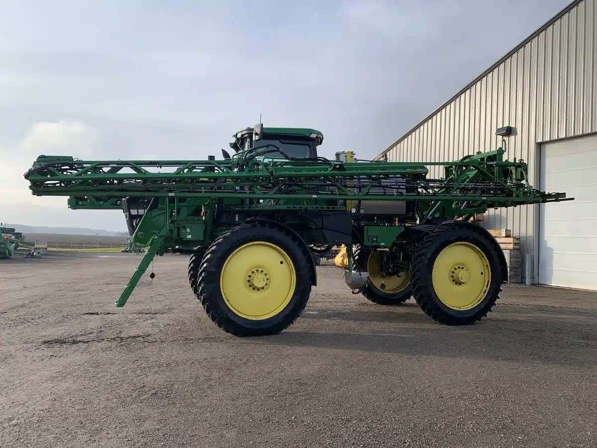 Used 2022 John Deere 410R Sprayer - Self Propelled | AgDealer