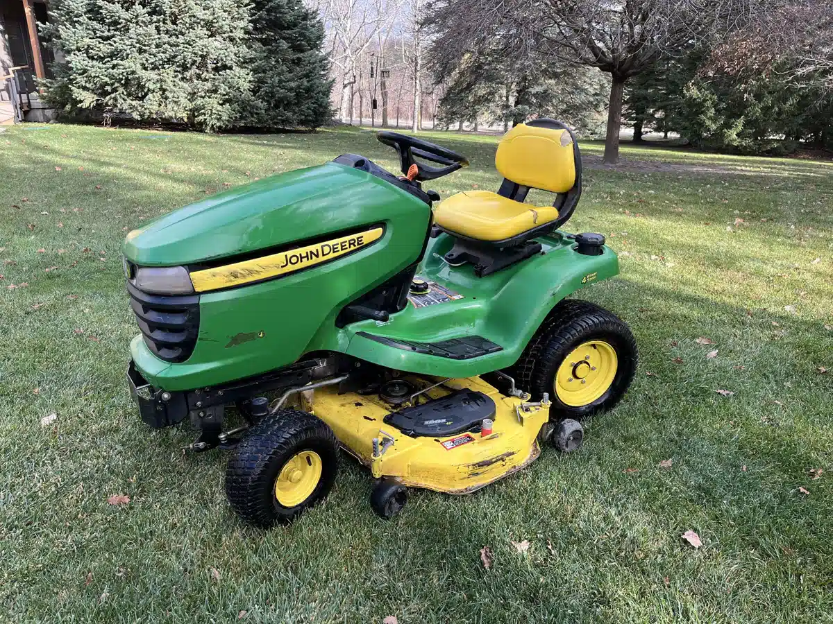 Used 2011 John Deere X324 Lawn Tractor