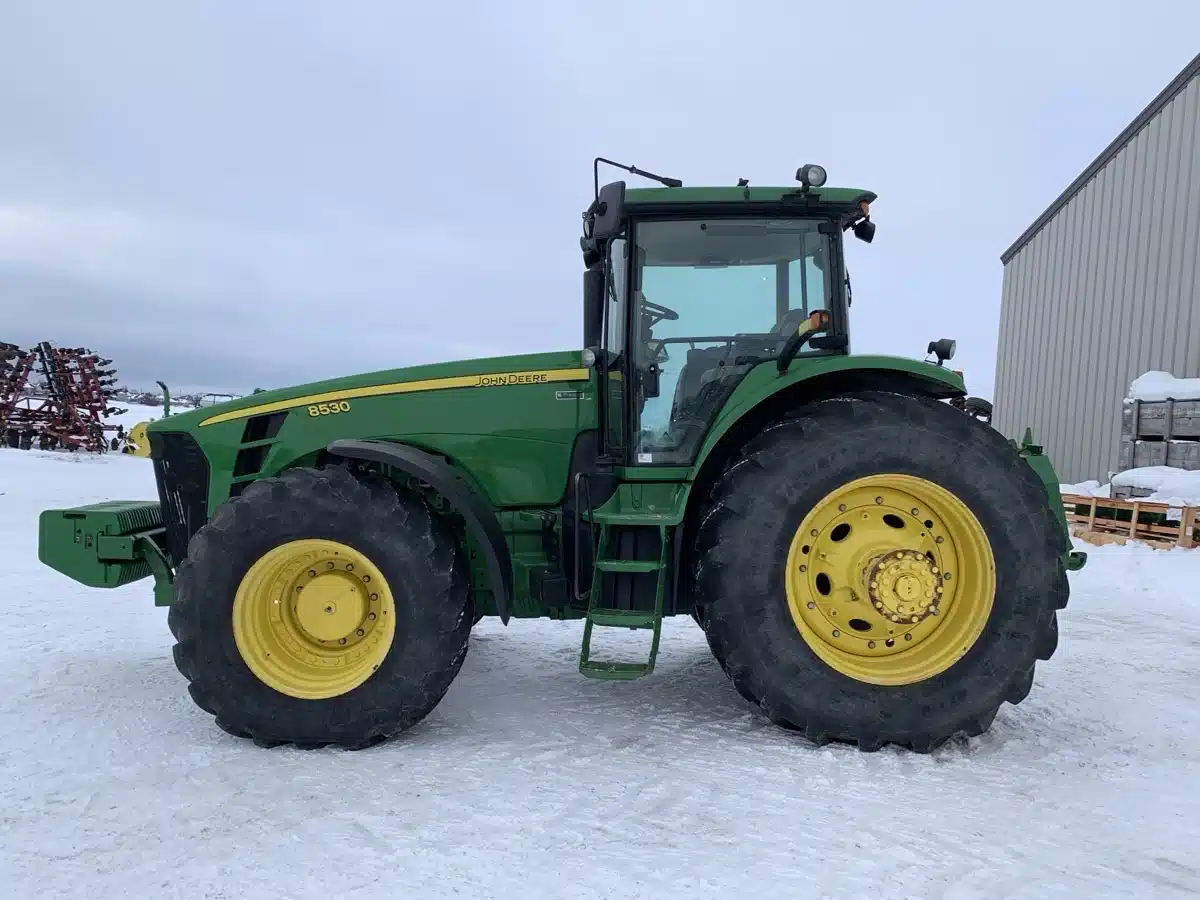 Used 2009 John Deere 8530 Tractor