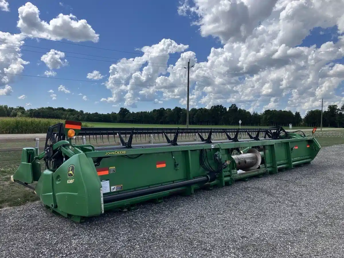 Used 2010 John Deere 630F Header - Flex