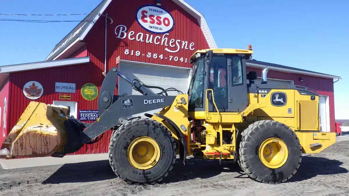 Usagé 2021 John Deere 644X Chargeur Articulé