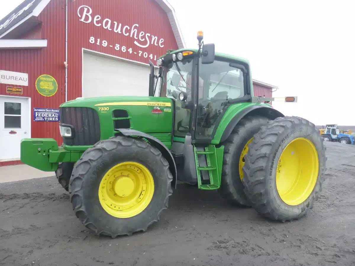 Usagé 2011 John Deere 7330 PREMIUM Tracteur