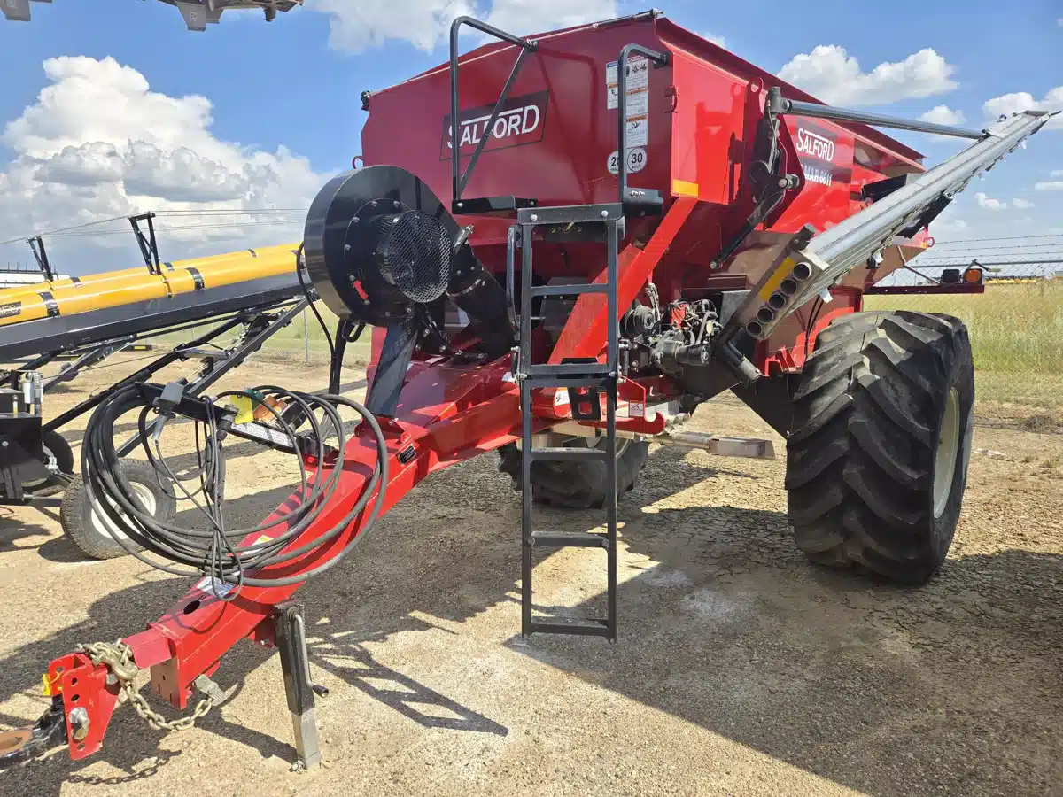 New 2022 Salford VALMAR 8611 Spreader - Fertilizer | AgDealer