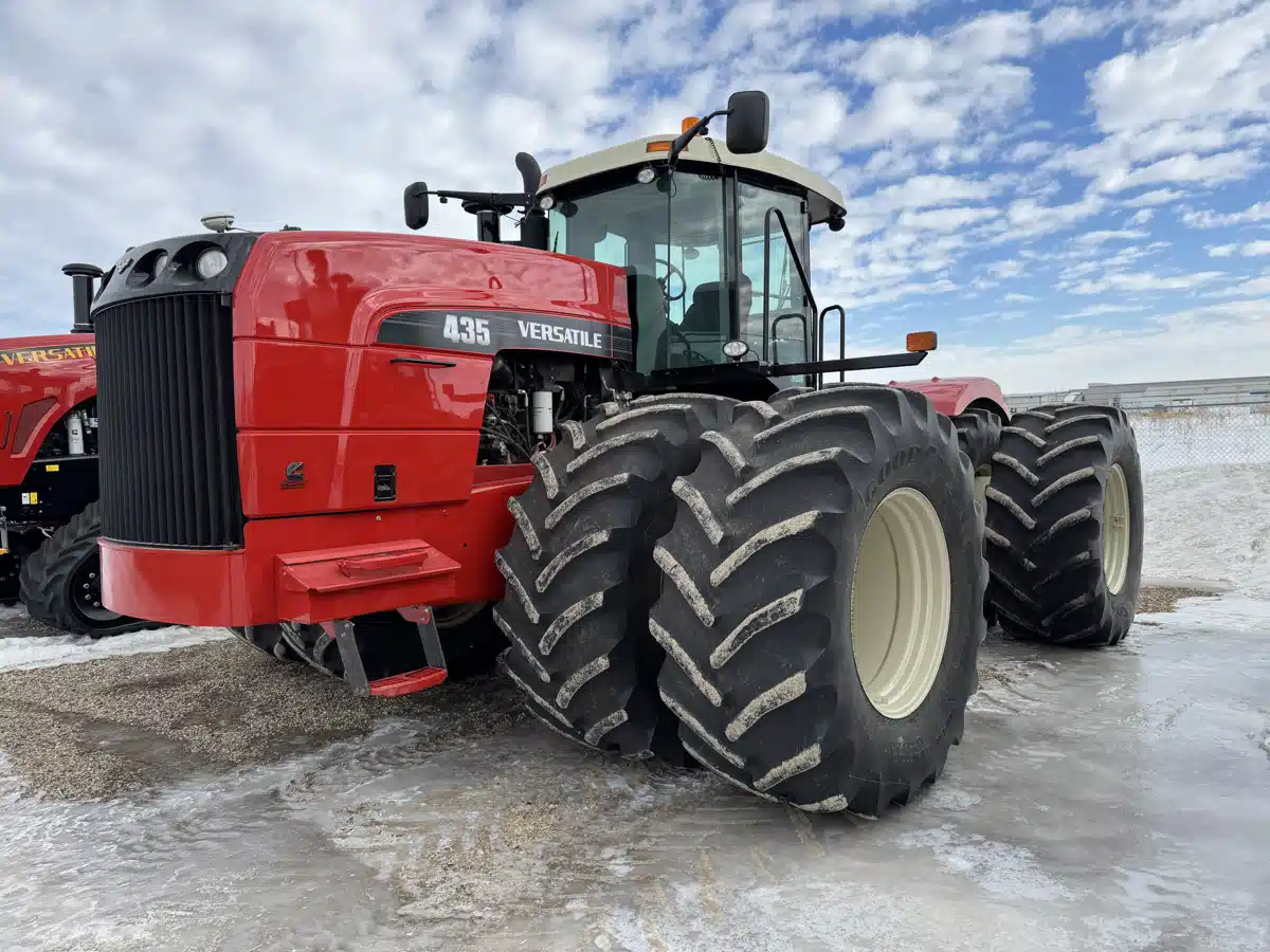 Used 2009 Versatile 435 Tractor