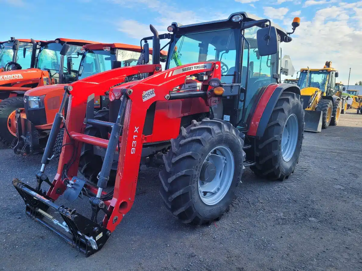 Usagé 2018 Massey Ferguson 4709 Tracteur