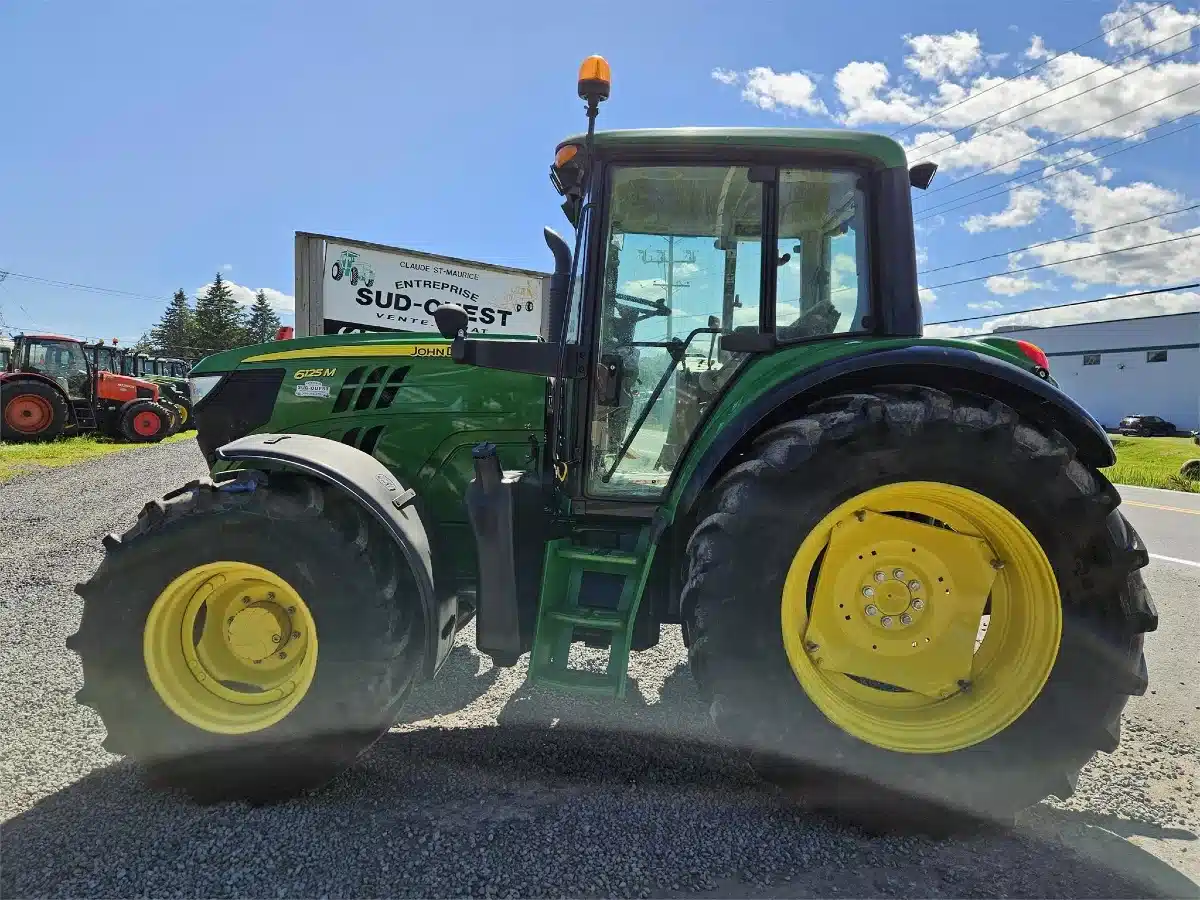 Used 2015 John Deere 6125M Tractor | AgDealer