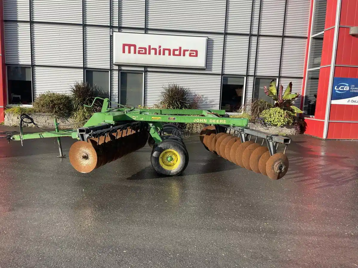 Used John Deere 630 Disc | AgDealer