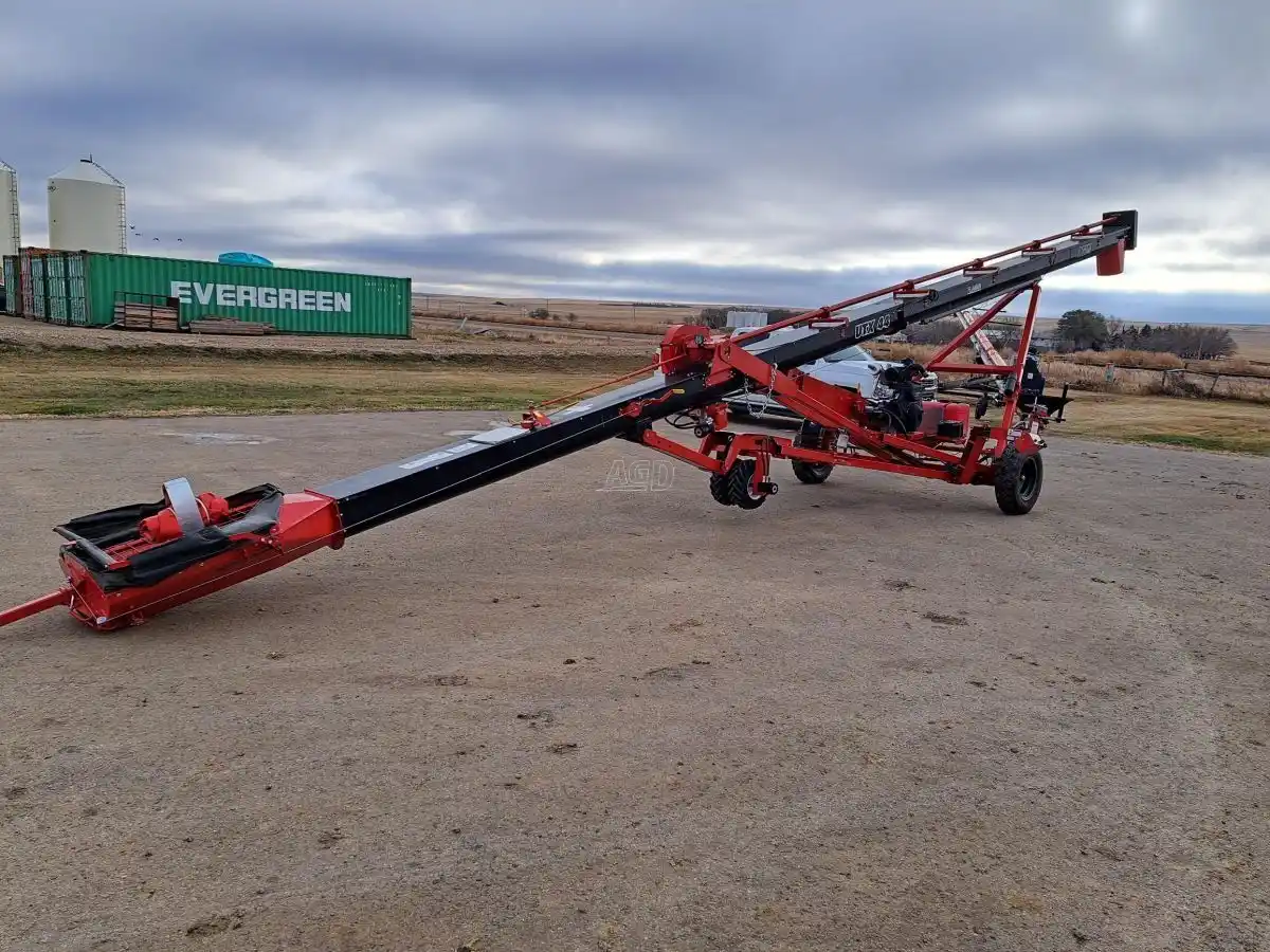 New 2024 AGI UTX44 Grain Auger | AgDealer