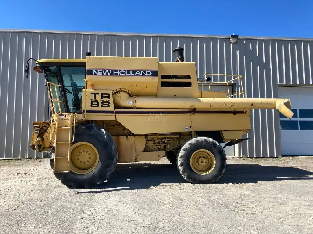 Used 1997 New Holland TR98 Combine | AgDealer
