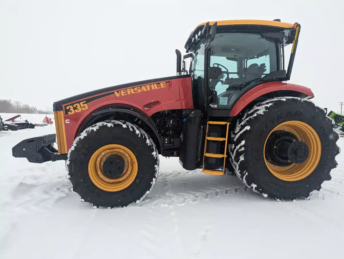 New 2024 Versatile 335 Tractor