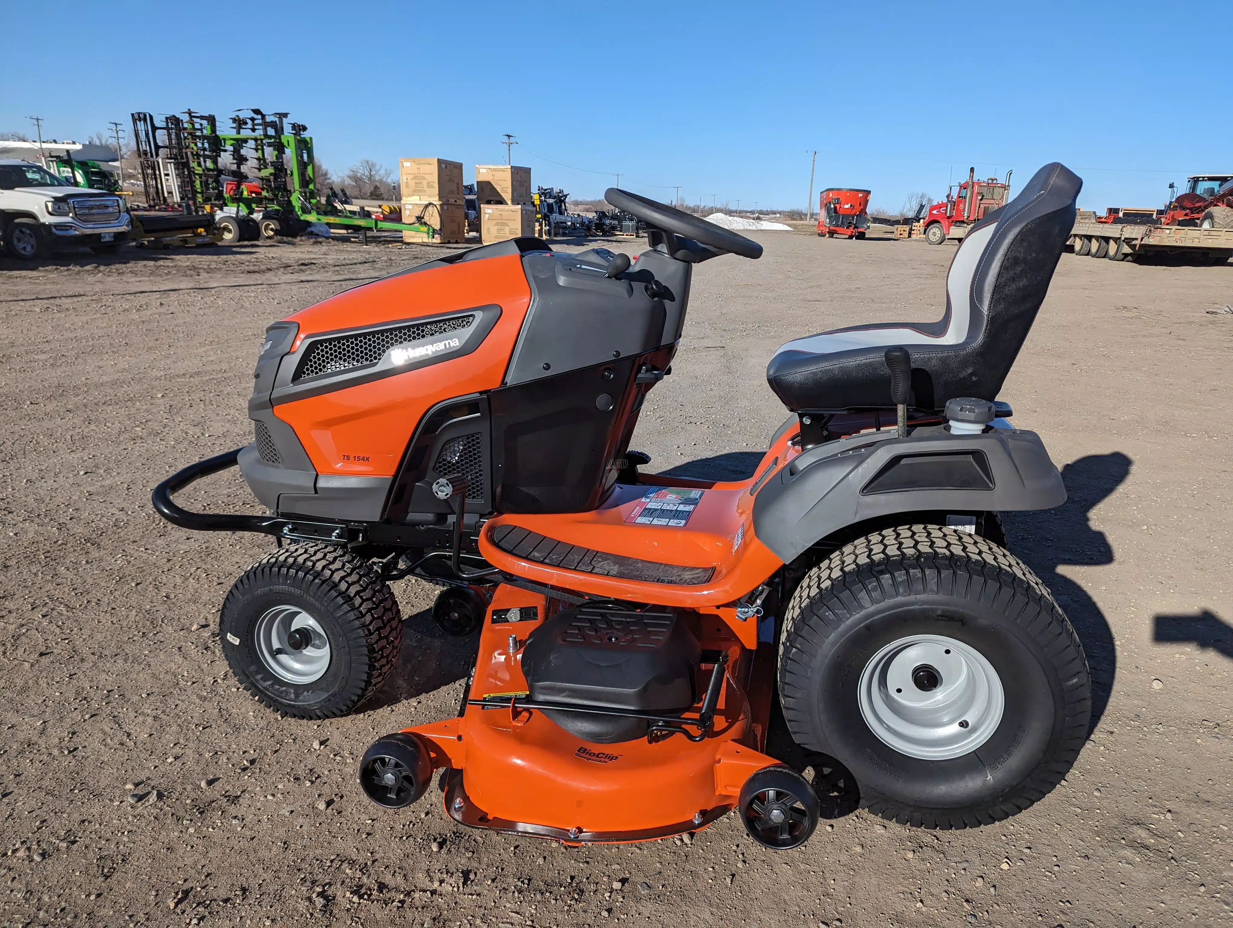 Neuf 2024 Husqvarna TS154X tondeuse autoportée | AgricoleIdéal