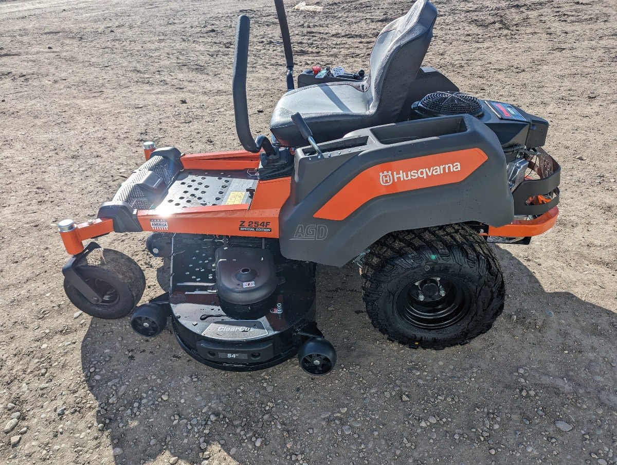 New 2024 Husqvarna Z254F Mower - Zero Turn | AgDealer