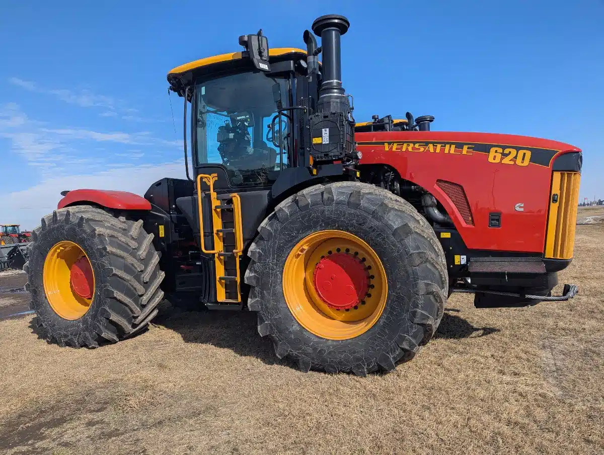 New 2025 Versatile 620 Tractor