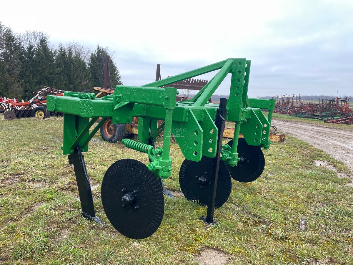 Used ***MANUFACTURER NOT SPECIFIED*** 3 Shank Disc Ripper | AgDealer