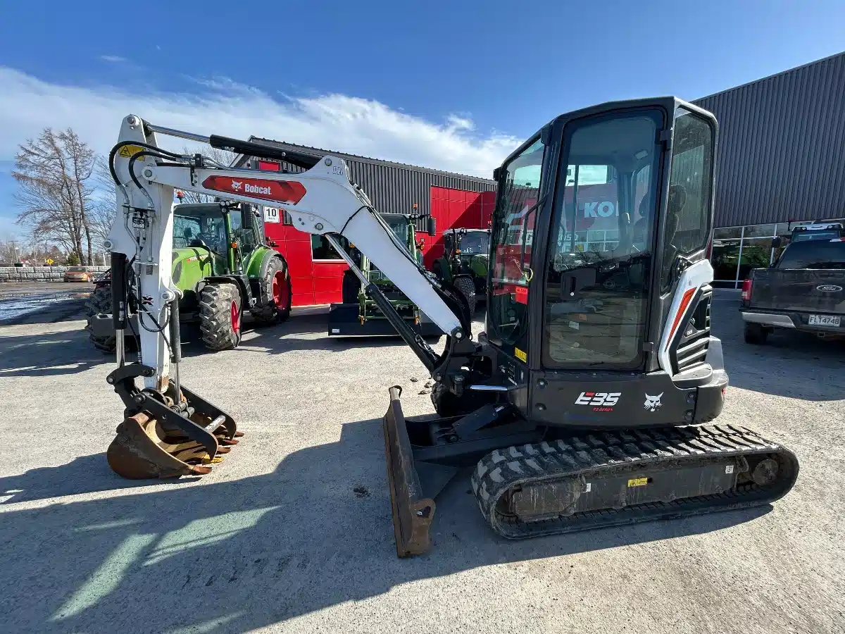 Usagé 2023 Bobcat E35 Excavatrice