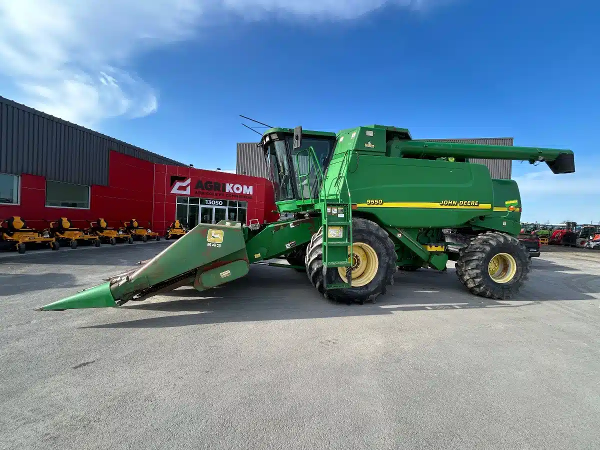 Used 2000 John Deere 9550 Combine