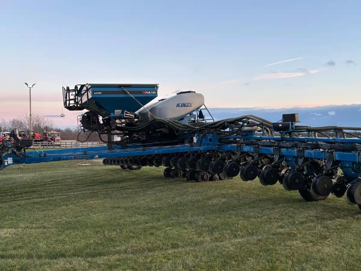 Used 2014 Kinze 4900 Planter
