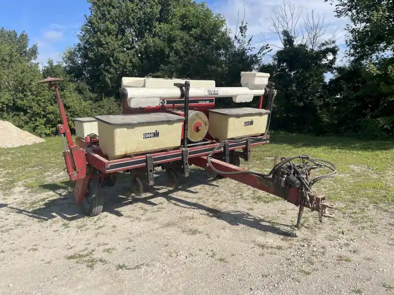 Used 1986 Case IH 800 Planter | AgDealer