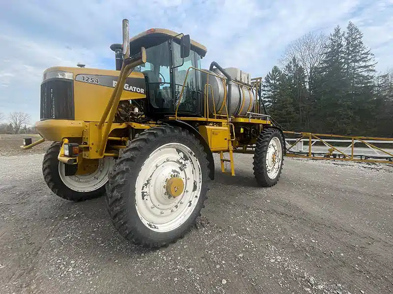 Used 2002 RoGator 1254 Sprayer - Self Propelled