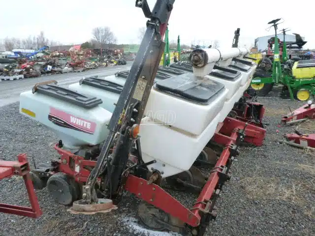 Used White 8108 Planter | AgDealer