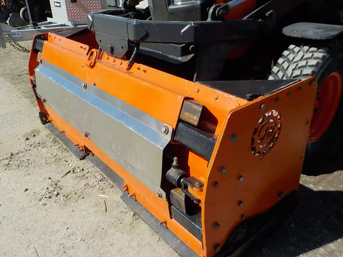 Used 2016 Roberge JRTX9-6-10 Tractor