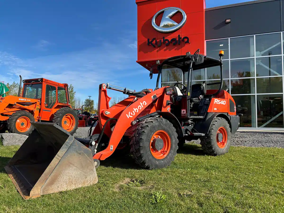 Usagé 2022 Kubota R540 Chargeur sur roues