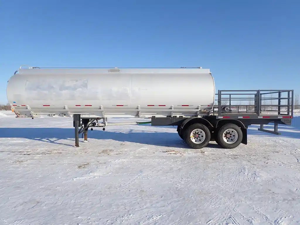 Used 1992 Advance Tandem Tank Deck Trailer - Tanker