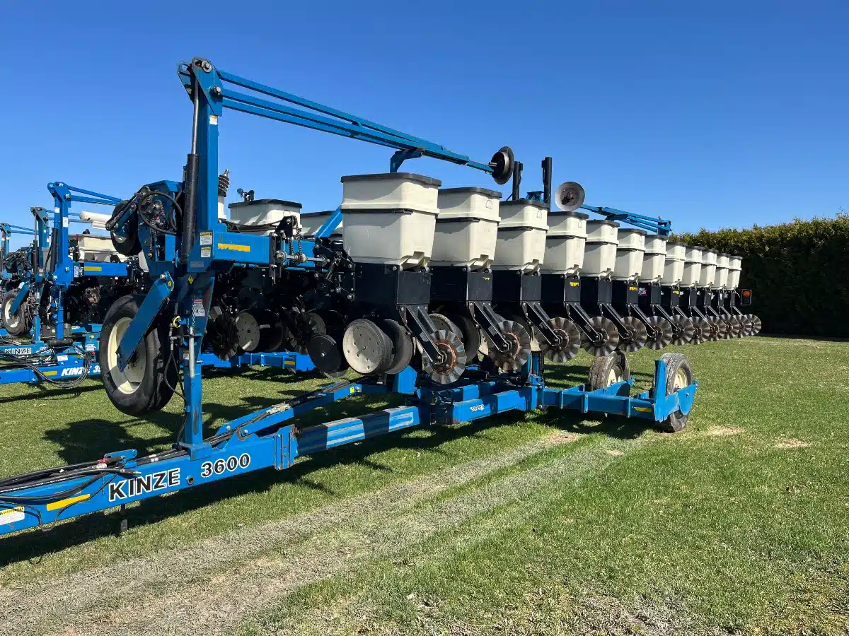Used Kinze 3600 Planter