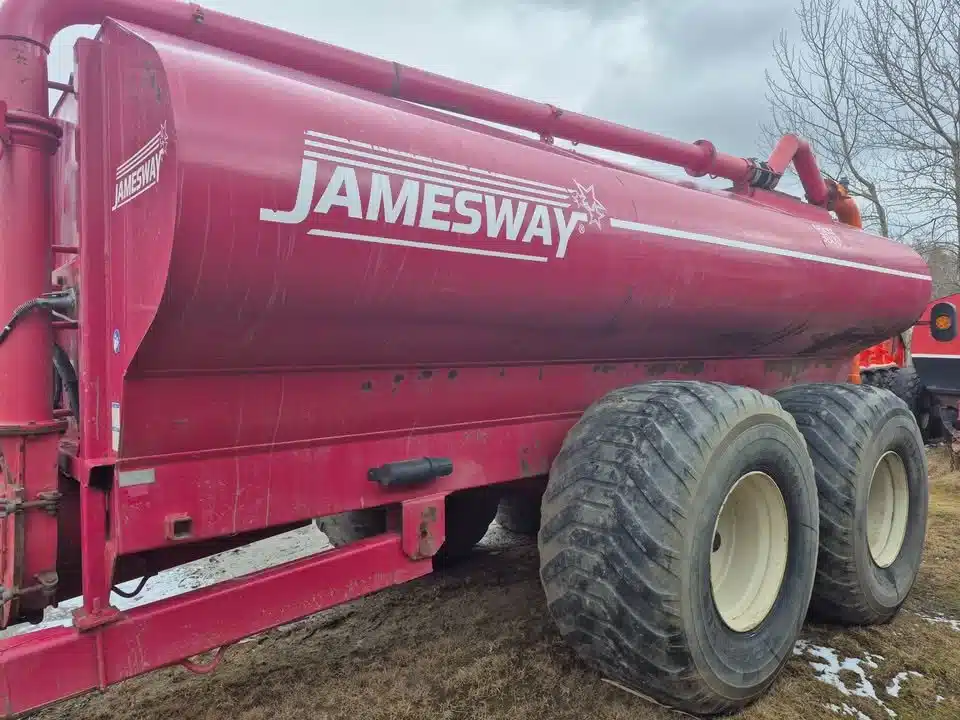 Usagé 2014 Jamesway 3800 gallons Épandeur à fumier liquide