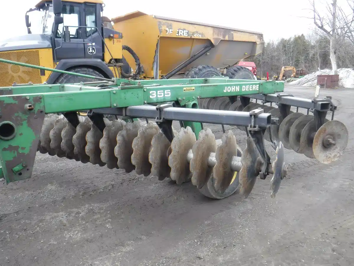 Used John Deere 335 Disc