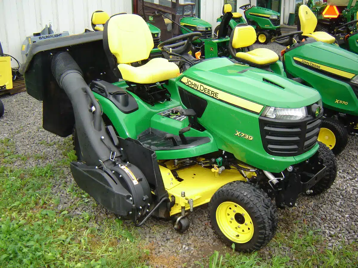 Used 2018 John Deere X739 Lawn Tractor | AgDealer