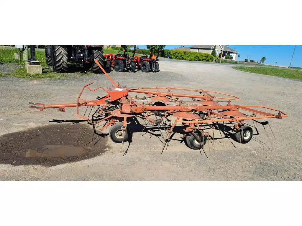 Used 1994 Kuhn GF7000T Tedder Rake | AgDealer