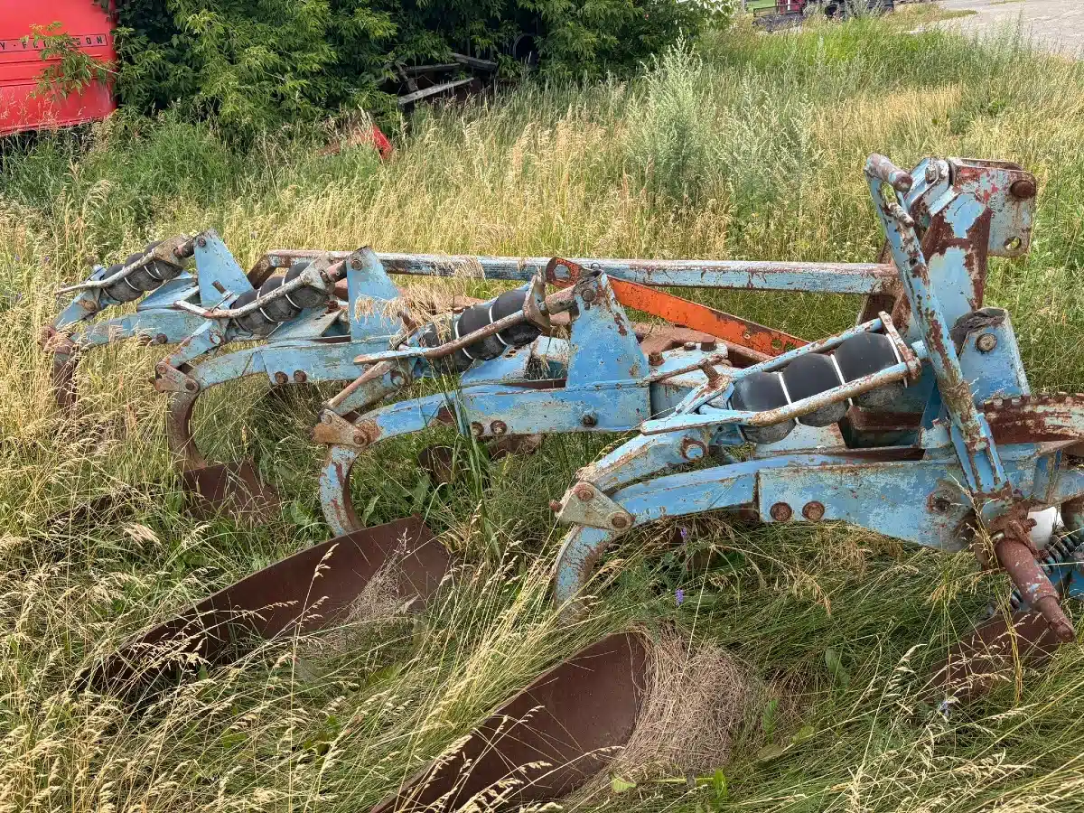 Used Overum 4F Plow | AgDealer