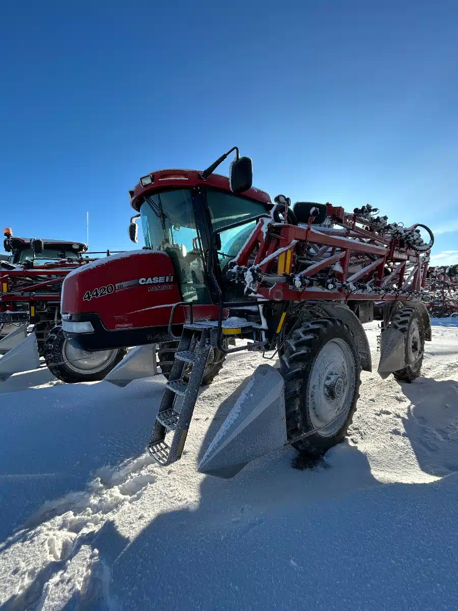 Used 2010 Case IH PATRIOT 4420 Sprayer - Self Propelled