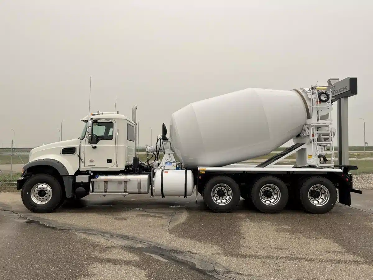 New 2026 Mack GRANITE 86FR Truck - Cement