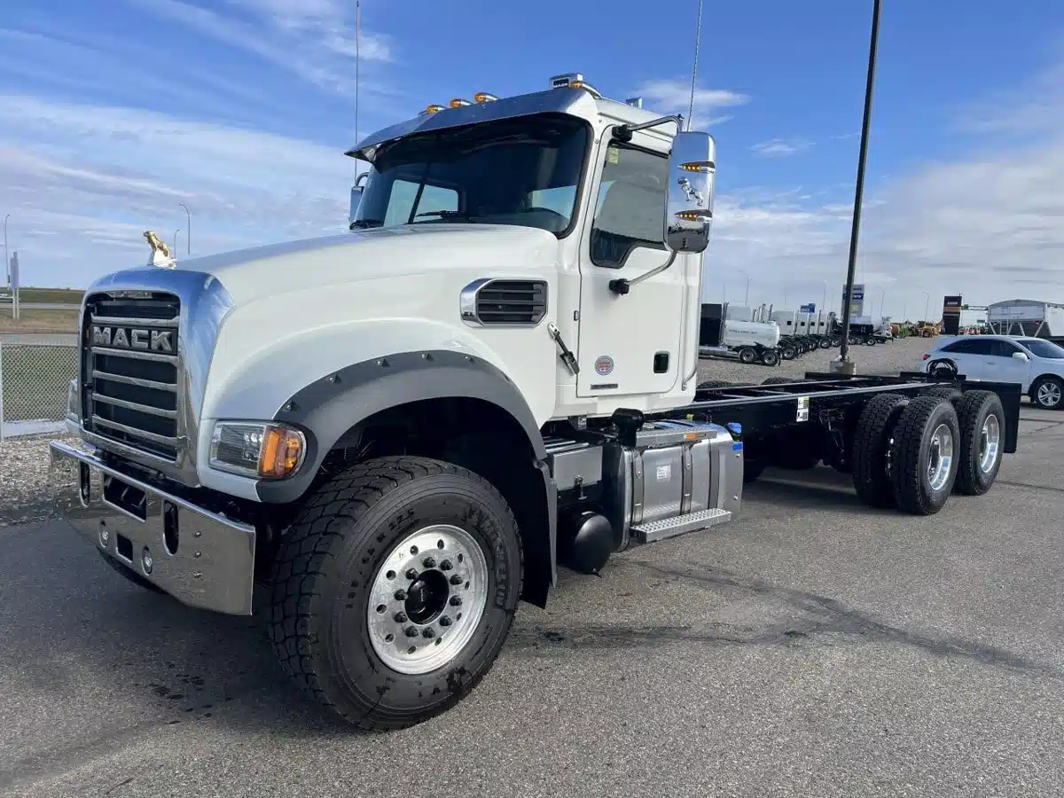 2026 Mack GRANITE 64FR Truck Cab & Chassis