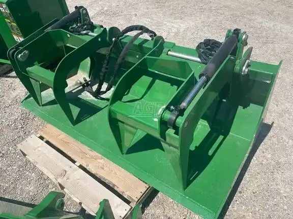 Used Frontier AS11E 72 Bucket Grapple | AgDealer