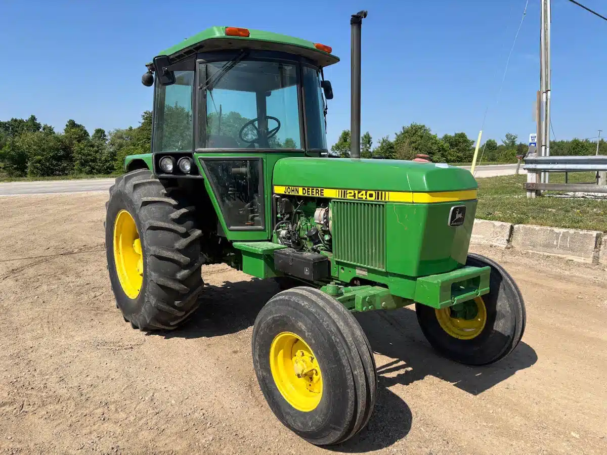 Used 1985 John Deere 2140 Tractor
